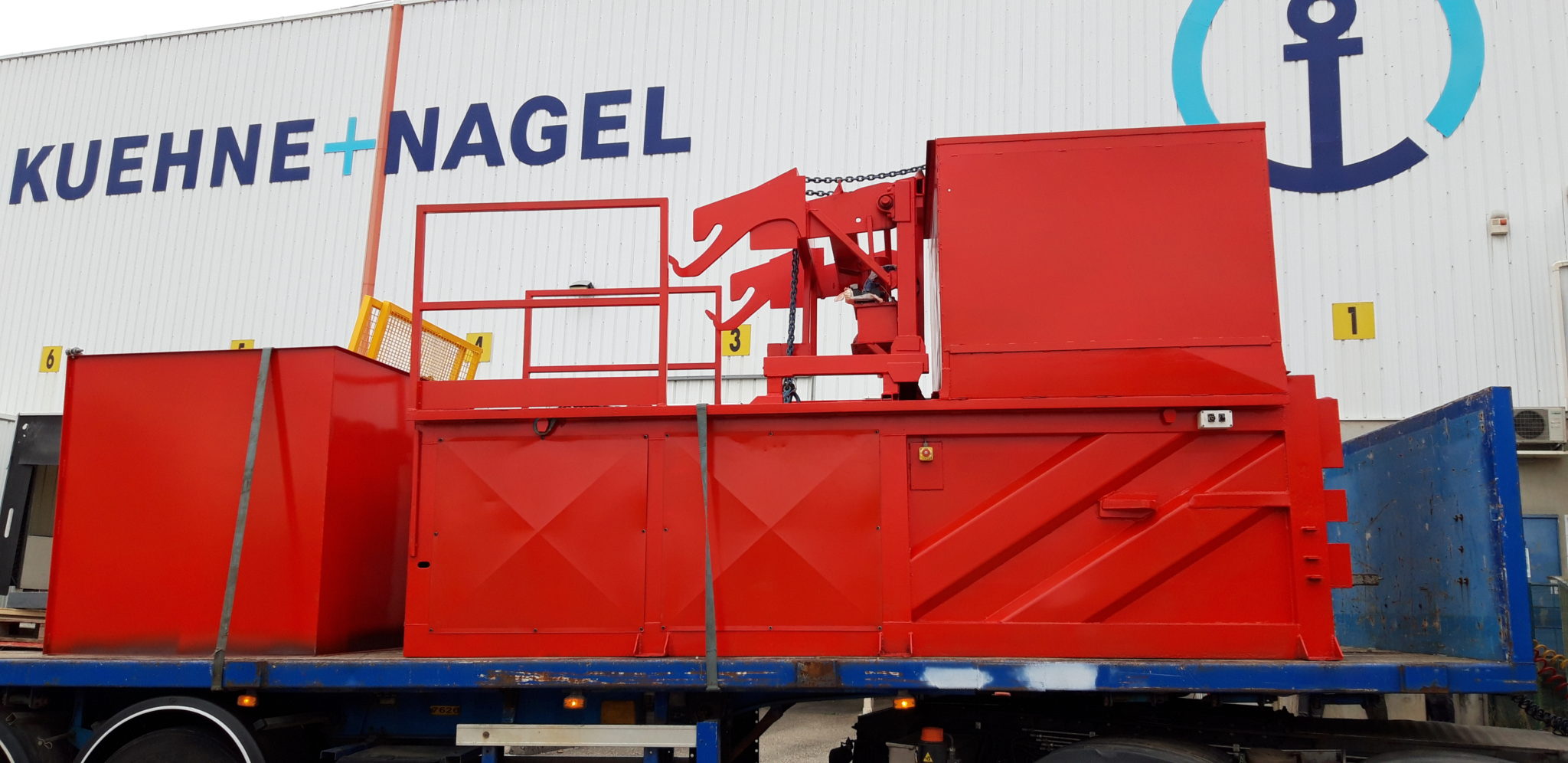 Compacteur Poste Fixe avec Basculeur de bacs à quai