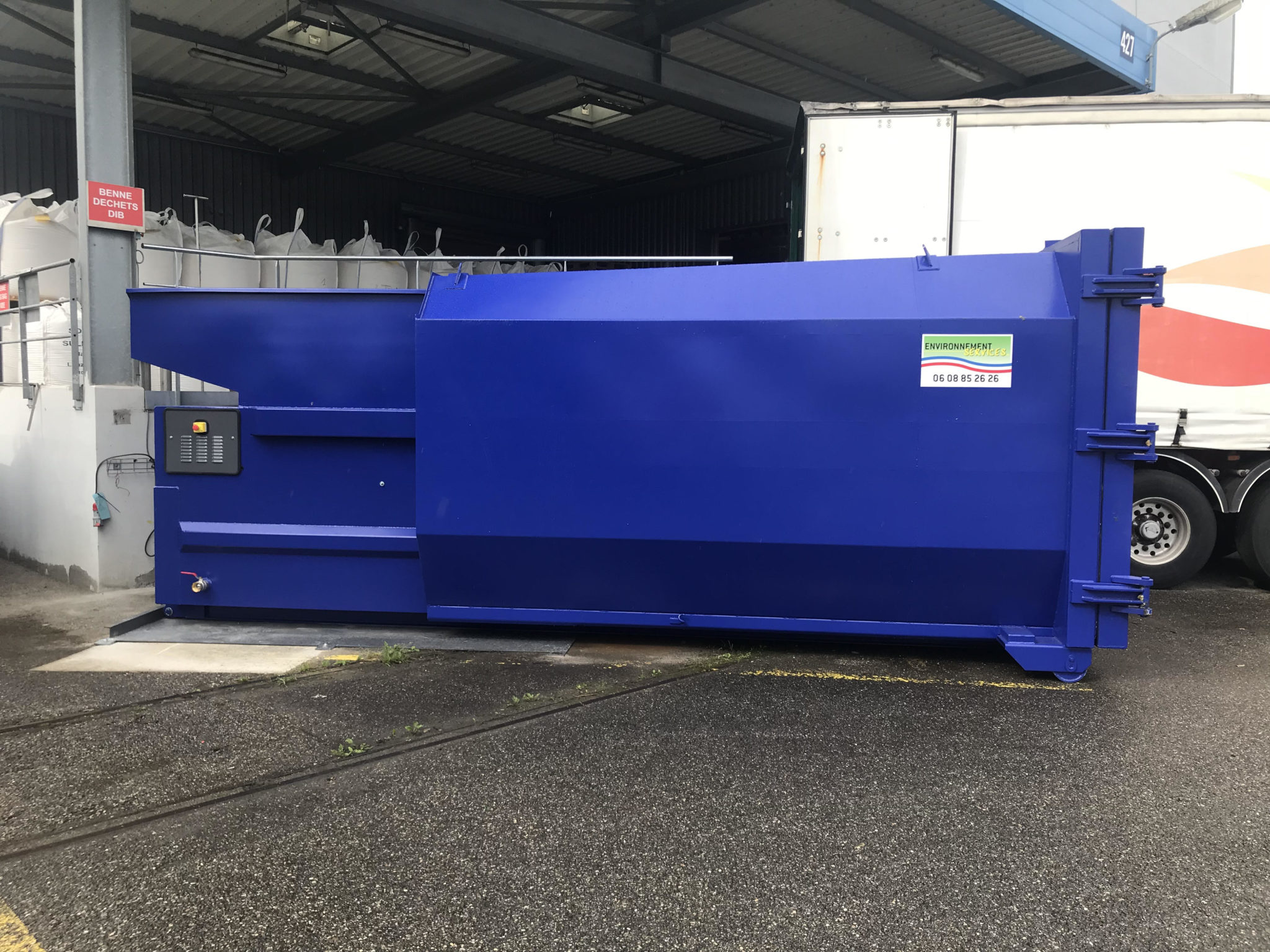Installation d’un compacteur Monobloc 20m3
