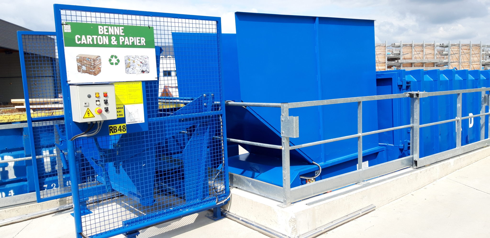 compacteur poste fixe à quai